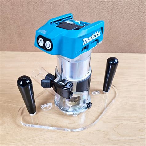 Trimfit Pro® Dual Grip Router Base Plate For Makita Rt0701c And Xtr01z