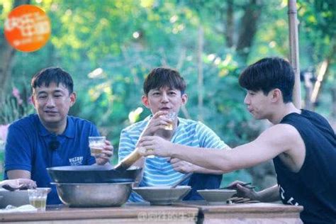 何炅曝王嘉尔嫉妒刘宪华不愿看向往的生活网友真的好霸道