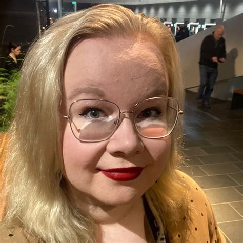 Sari Sarijjohanna • Threads Say More