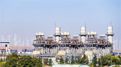 Природният газ в Европа поевтинява с над 1