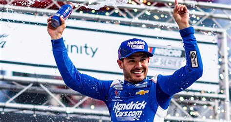Kyle Larson Dominates For 2025 Bristol Spring Race Win Nascar