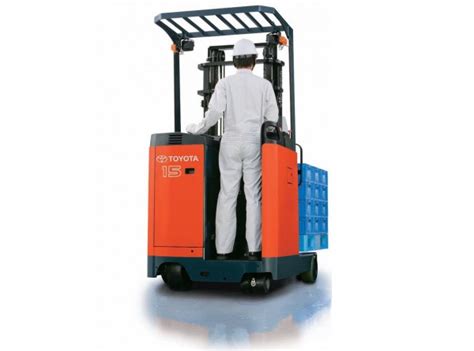 Giá Xe Nâng điện đứng Lái Toyota Nhập Khẩu Chính Hãng Việt Nhật