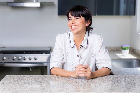 Top 999 Mature Woman Wallpaper Full Hd 4k Free To Use