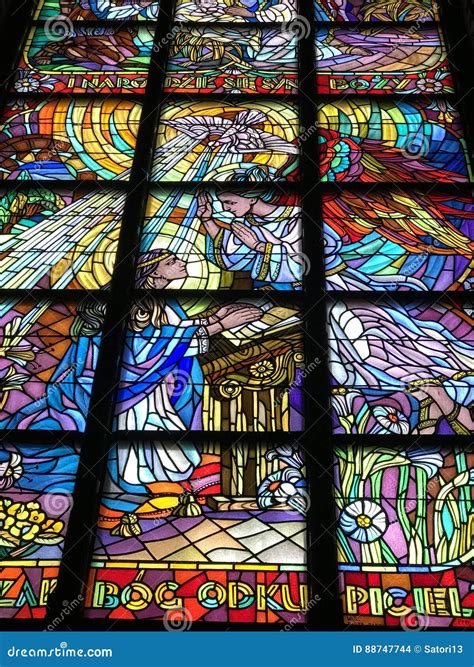 场面从耶稣生活，传道者、圣徒和图的图象在波兰教会里 编辑类库存图片 图片 包括有 图象 相信 耶稣 88747744