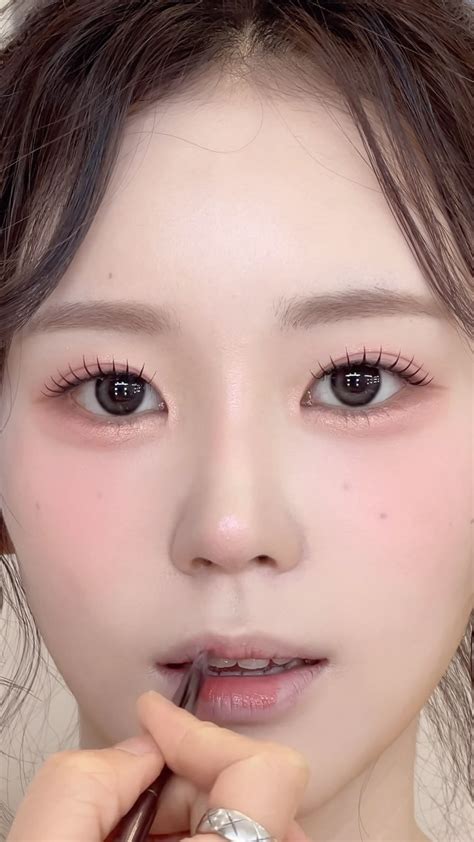 더클래스모나크 예진실장💄 딸기곤듀님 탄생과정 총총총 🍓🍰👸🏻 핑크메이크업 딸기메이크업 메이크업 Instagram