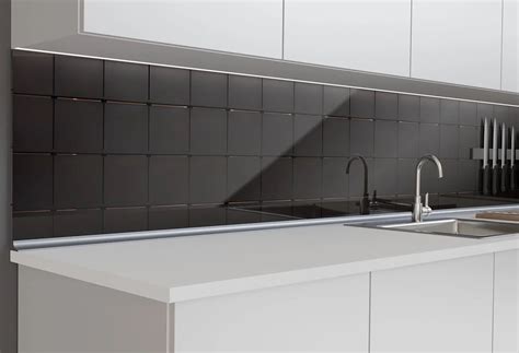 Има ли причина да оборудвате с гръб за кухня имитация на плочки