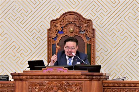 Itoim Цалин тэтгэвэр нэмэх төсвийн хуулийг баталлаа