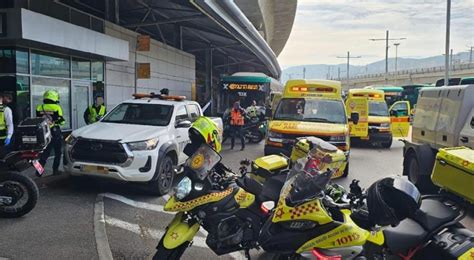 இஸ்ரேலின் பரபரப்பான பேருந்து நிலையத்தில் கத்தி குத்து தாக்குதல்