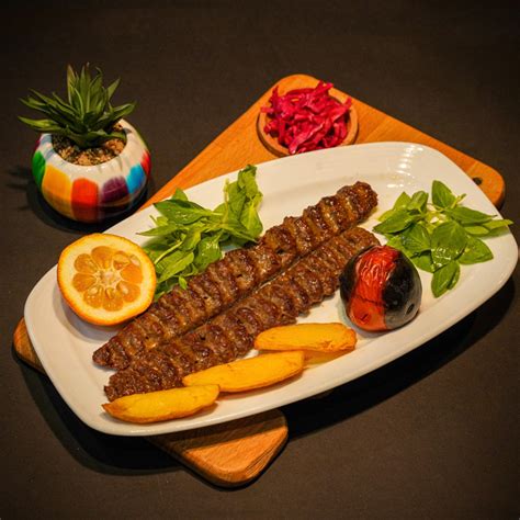 کوبیده مخصوص رستوران آقای کباب