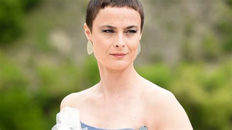 Йоана Буковска Дадох на Виолета Захариева любов а тя ми отвърна с