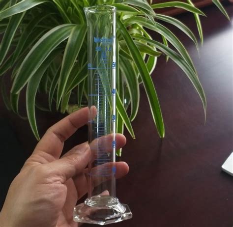 Ống đong Thủy Tinh 50ml Có Chia Vạch Hãng Biohall Thiết Bị Hà Nội
