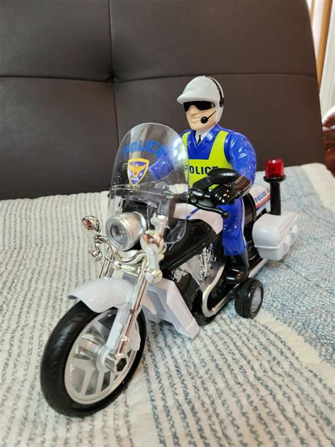 멋있는 장난감 사야한다면서 경찰오토바이 국내축구 에펨코리아