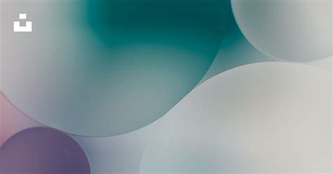 하늘에 분홍색과 파란색 풍선 사진 Unsplash의 무료 회색 이미지