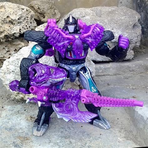Nemesiss Primal Armored Mode With Fossilizer Skellivore Transformers
