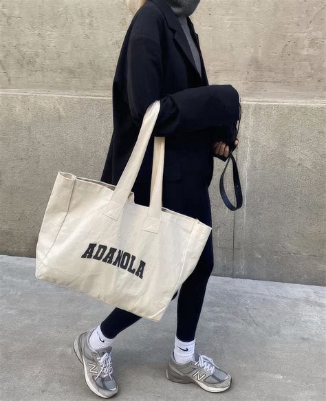 26 Easy And Comfy Outfits With Canvas Bags Styleoholic
