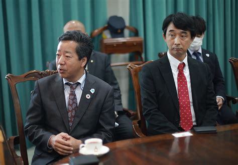 Хотын дарга Хигашикава хотын дэд дарга болон гэрэл зурагчидтай уулзлаа