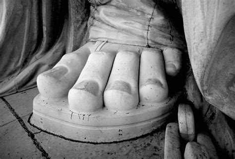 Про що говорять ваші ноги Палець Мортона характер і генетика