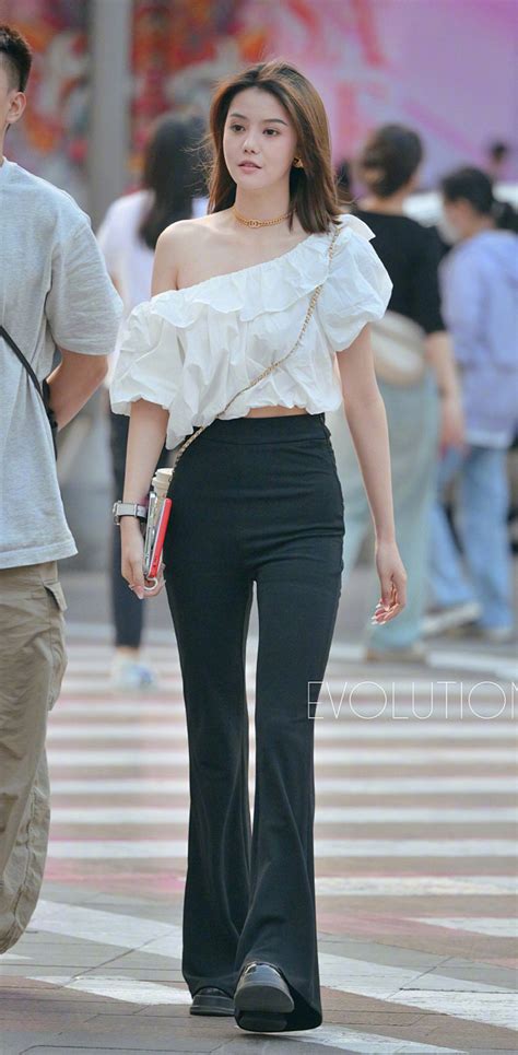 Cr