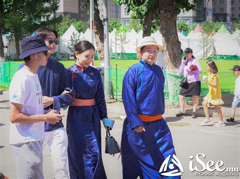 ФОТО АН ын жагсаалтаар УИХ ын гишүүн болсон С Цэнгүүн Төв цэнгэлдэх хүрээлэнгийн арын хаалгаар