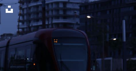 선로 위의 기차 사진 Unsplash의 무료 모로코 이미지