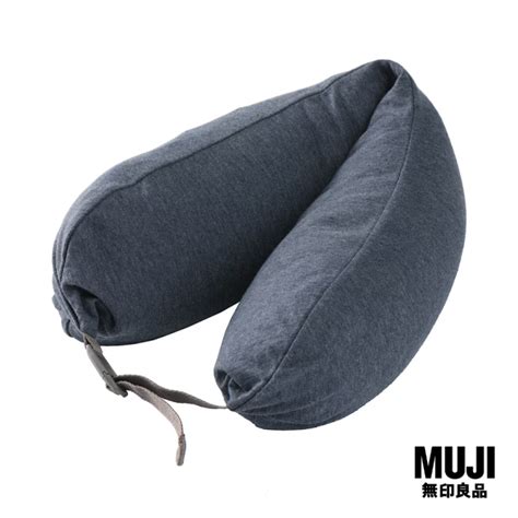 มูจิ หมอนรองคอทรงกระชับ Muji Fitting Neck Cushion Th