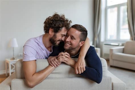 Page Images De Couple Homosexuel T L Chargement Gratuit Sur Freepik