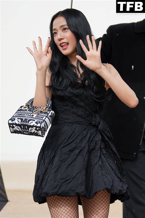 Leggy Kim Ji Soo Attends The Dior Fashion Show In Paris Photos Onlyfans Leaked Nudes