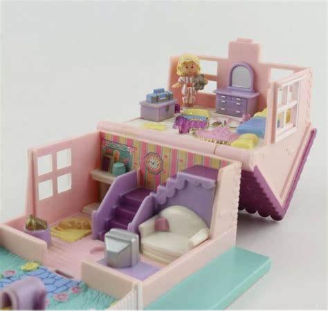 Veronica Novak Adl Kullan C N N Nostalgia Polly Pocket Panosundaki Pin