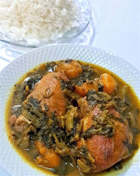 طرز تهیه خورشت آلو اسفناج با مرغ و رب انار