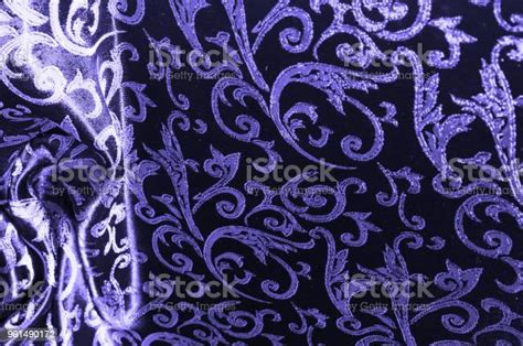 실크 원단이 로얄 블루 장미 색 벨벳 Allover 로얄 금박으로 럭셔리와 피 로얄 모노 그램 블루 울트라 부드러운 벨벳 Pierces 황금 배경 어떤 디자인 든 지에