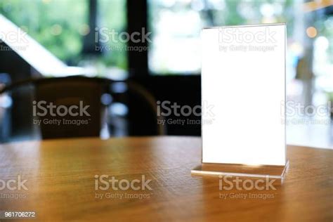 레스토랑 카페 바에서 나무 테이블에 메뉴 프레임 서를 비웃는 다 텍스트를 위한 공간 0명에 대한 스톡 사진 및 기타 이미지 0명 검은색 골동품 Istock