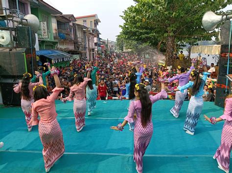 ကျောင်းကုန်းမြို့တွင် သင်္ကြန်အကြတ်နေ့ အေးချမ်းပျော်ရွှင်စွာ ဆင်နွှဲလျက်ရှိ Information And