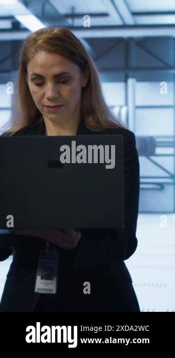 Software Operations Center Stock Videos And Footage Hd And 4k Video Clips Alamy