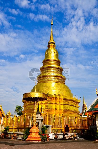 蒙哈里本猜伊场景框架文化宗教宝塔寺庙天空教会木头蓝色高清图片下载 正版图片321566159 摄图网