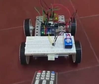 Simple IR Remote Control Robot Arduino Uno Microcontroller Project