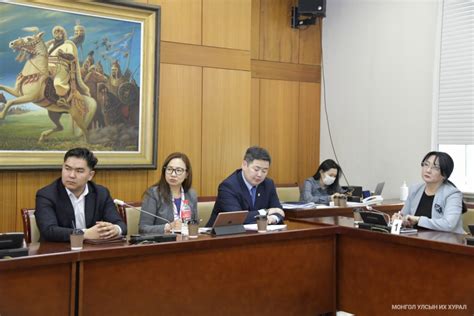 ЭМД ын Үндэсний зөвлөлд МҮЭХ ны ерөнхийлөгч С Эрдэнэбат Сонгдо эмнэлгийн эмч Ш Зоригоо нарын