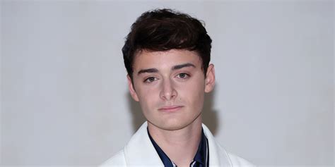 Stranger Things Noah Schnapp Issues Statement Clarifying Position On Israel Palestine Says His