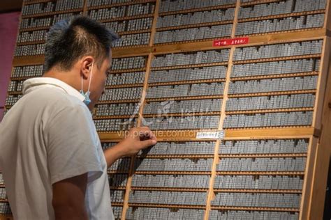 上海豫园“汉字生活馆”人气旺 人民图片网