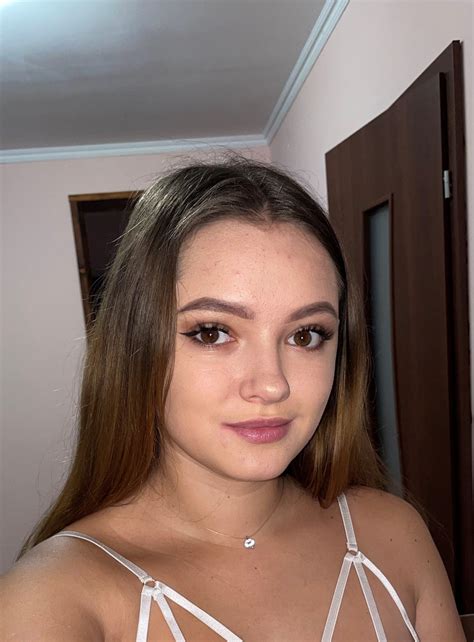 guys of reddit do you like girls with make up r faces