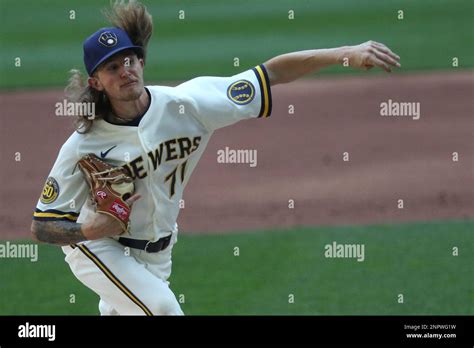 Milwaukee Wi July 04 Milwaukee Brewers Relief Pitcher Josh Hader 71 Throws During Summer