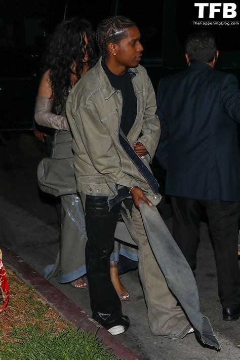 Rihanna Looks Hot At The “black Panther Wakanda Forever” Premiere In