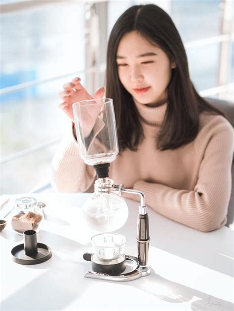 圖蟲人像攝影：午後的虹吸咖啡 每日頭條