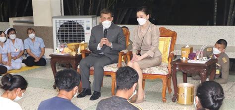 เหตุกราดยิงหนองบัวลำภู ในหลวง ราชินี พระราชทานกำลังใจผู้บาดเจ็บ