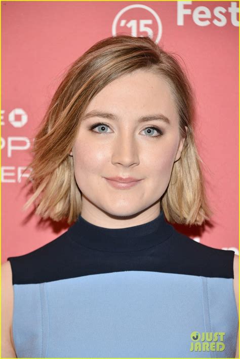Saoirse Ronan Gets Very Emotional Talking About Brooklyn Photo