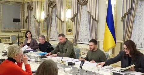 Екоцид РФ в Україні Зеленський зустрівся з представниками Міжнародної робочої групи — Online Ua
