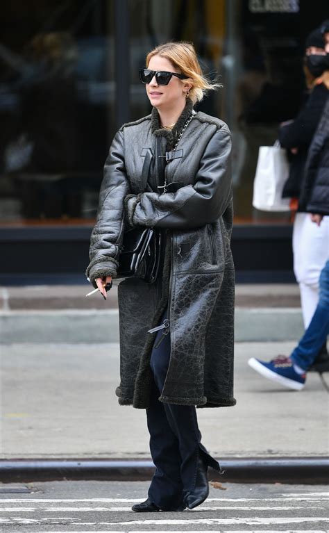 Ashley Benson Street Style Hollywood 12152021 • Celebmafia