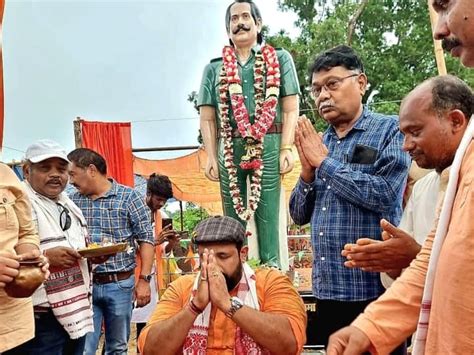 jaspur on occasion of death anniversary of dilip singh judev his son prabal pratap singh judev