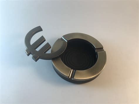 როიალ ჰოუმ • Royal Home რკინის საფერფლე E