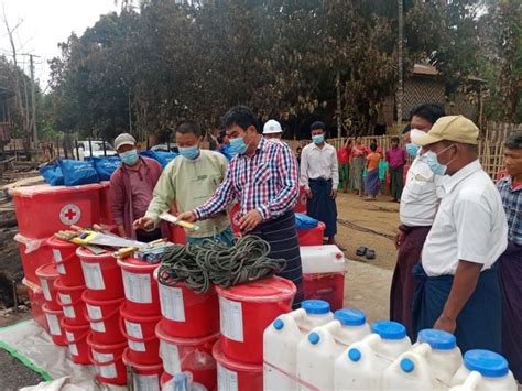 အမ်းမြို့နယ်တွင် မီးဘေးသင့်အိမ်ထောင်စု ၁၈ စုအား ထောက်ပံ့ရေး ပစ္စည်းမ