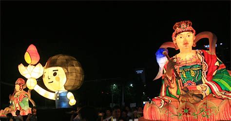 [md포토] 연등 촛불소녀도 행진 함께가요